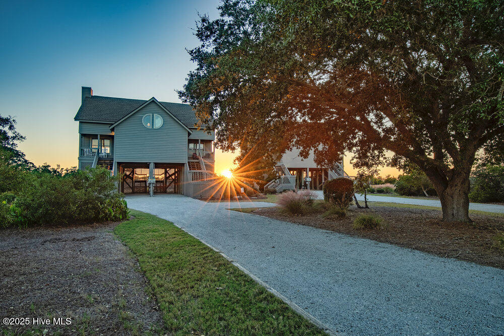 2137 Ocean Boulevard A, Topsail Beach, NC 28445 | MLS#: 100540966 ...